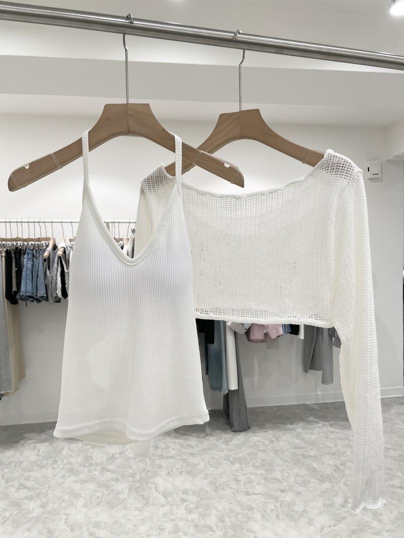 0327,造型捲邊斜肩短上衣 | Vivi's Group